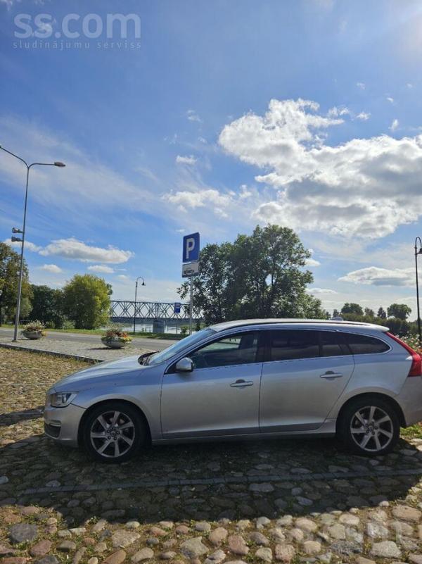Volvo V60 2013 in Daugavpils, with an engine capacity of 2.00 L and mileage of 280 thousand km for 5850 €, photo 2 on AUTOMOTO.COM.LV