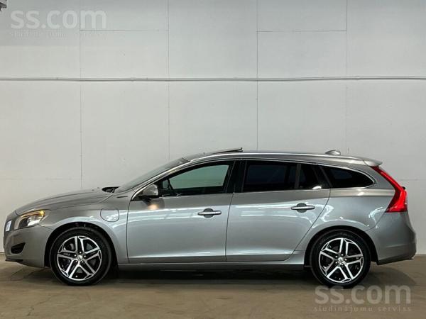 Volvo V60 2013 in Jurmala, with an engine capacity of 2.40 L and mileage of 0 thousand km for 6450 €, photo 6 on AUTOMOTO.COM.LV