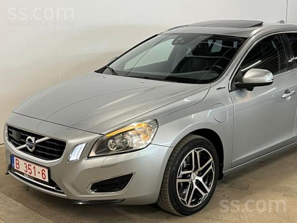 Volvo V60 2013 in Jurmala, with an engine capacity of 2.40 L and mileage of 0 thousand km for 6450 €, photo 7 on AUTOMOTO.COM.LV
