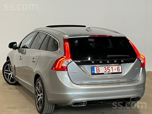 Volvo V60 2013 in Jurmala, with an engine capacity of 2.40 L and mileage of 0 thousand km for 6450 €, photo 10 on AUTOMOTO.COM.LV