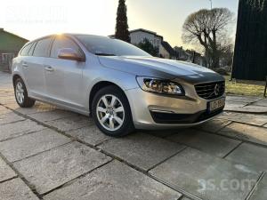 Volvo V60 2013 Valmiera, ar dzinēja tilpumu 2.00 L un nobraukumu 213 tūkst. km par 8200 €, foto  vietnē AUTOMOTO.COM.LV