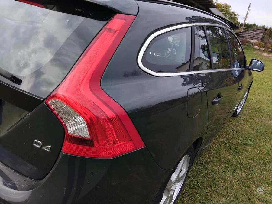 Volvo V60 2013 Mažeikiai, ar dzinēja tilpumu 1.98 L un nobraukumu 223 tūkst. km par 6350 €, foto 7 vietnē AUTOMOTO.COM.LV