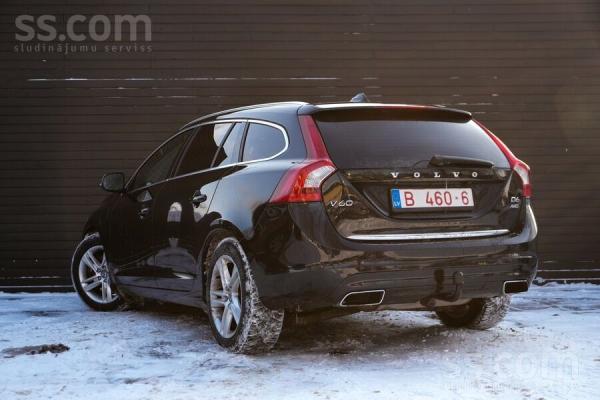 Volvo V60 2013 in Riga, with an engine capacity of 2.40 L and mileage of 263 thousand km for 7490 €, photo 4 on AUTOMOTO.COM.LV