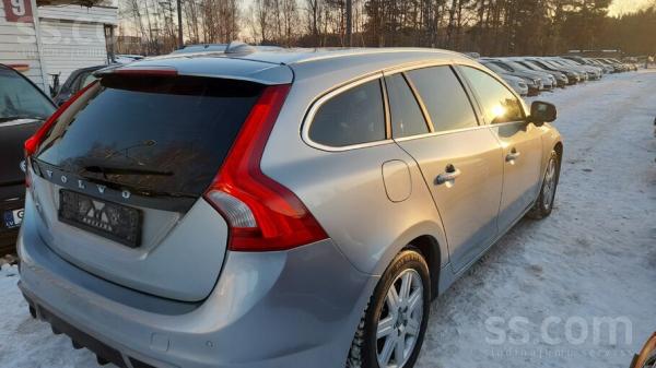 Volvo V60 2013 in Riga, with an engine capacity of 2.00 L and mileage of 0 thousand km for 3850 €, photo 5 on AUTOMOTO.COM.LV