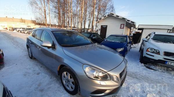 Volvo V60 2013 in Riga, with an engine capacity of 2.00 L and mileage of 0 thousand km for 3850 €, photo 7 on AUTOMOTO.COM.LV