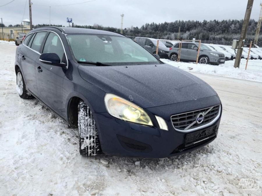 Volvo V60 2013 in Vilnius, with an engine capacity of 2.00 L and mileage of 222 thousand km for 6000 €, photo 3 on AUTOMOTO.COM.LV