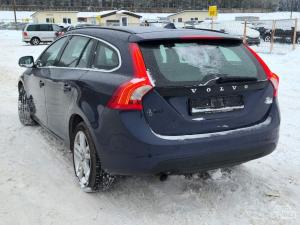 Volvo V60 2013 in Vilnius, with an engine capacity of 2.00 L and mileage of 222 thousand km for 6000 €, photo 4 on AUTOMOTO.COM.LV