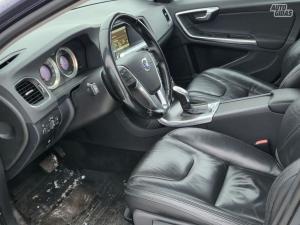 Volvo V60 2013 in Vilnius, with an engine capacity of 2.00 L and mileage of 222 thousand km for 6000 €, photo 9 on AUTOMOTO.COM.LV