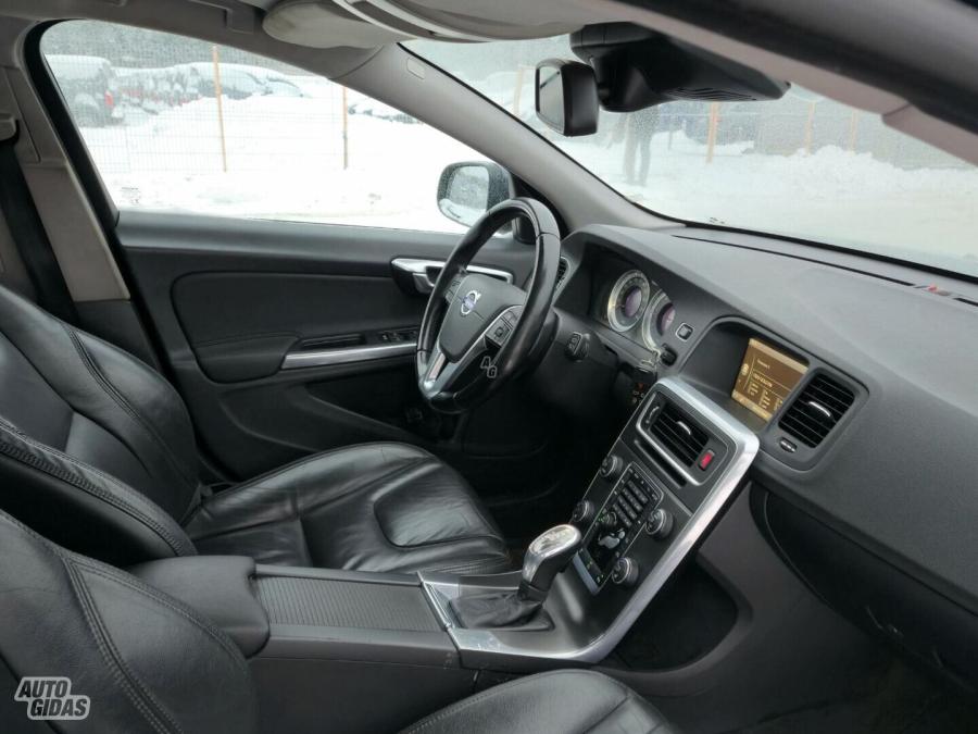 Volvo V60 2013 in Vilnius, with an engine capacity of 2.00 L and mileage of 222 thousand km for 6000 €, photo 12 on AUTOMOTO.COM.LV