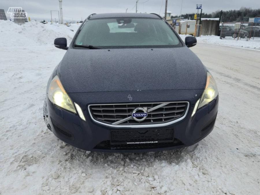 Volvo V60 2013 in Vilnius, with an engine capacity of 2.00 L and mileage of 222 thousand km for 6000 €, photo 29 on AUTOMOTO.COM.LV