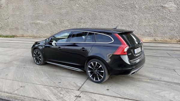 Volvo V60 2013 in Klaipeda, with an engine capacity of 2.40 L and mileage of 368 thousand km for 7600 €, photo 3 on AUTOMOTO.COM.LV