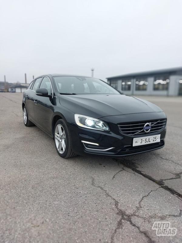 Volvo V60 2013 in Panevezys, with an engine capacity of 2.40 L and mileage of 335 thousand km for 6350 €, photo 2 on AUTOMOTO.COM.LV