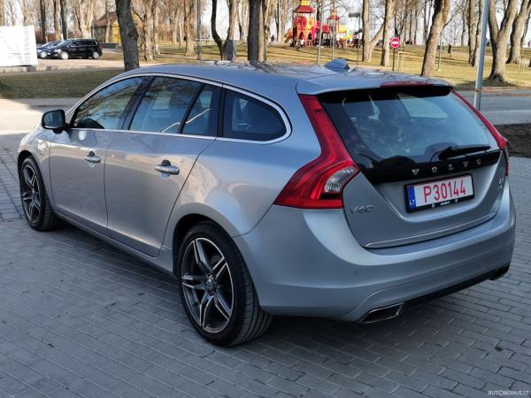 Volvo V60 2013 Ukmergė, ar dzinēja tilpumu 2.40 L un nobraukumu 340 tūkst. km par 6350 €, foto 4 vietnē AUTOMOTO.COM.LV