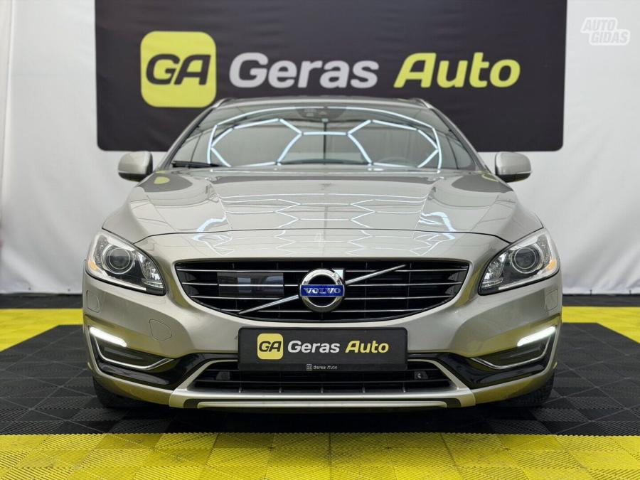 Volvo V60 2013 in Avizieniai, with an engine capacity of 2.40 L and mileage of 291 thousand km for 7990 €, photo 2 on AUTOMOTO.COM.LV