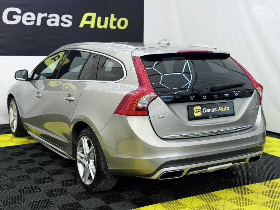 Volvo V60 2013 in Avizieniai, with an engine capacity of 2.40 L and mileage of 291 thousand km for 7990 €, photo 6 on AUTOMOTO.COM.LV