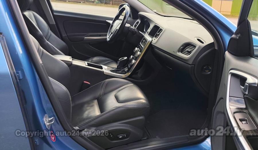 Volvo V60 2013 Tartu, ar dzinēja tilpumu 2.40 L un nobraukumu 152 tūkst. km par 10700 €, foto 14 vietnē AUTOMOTO.COM.LV