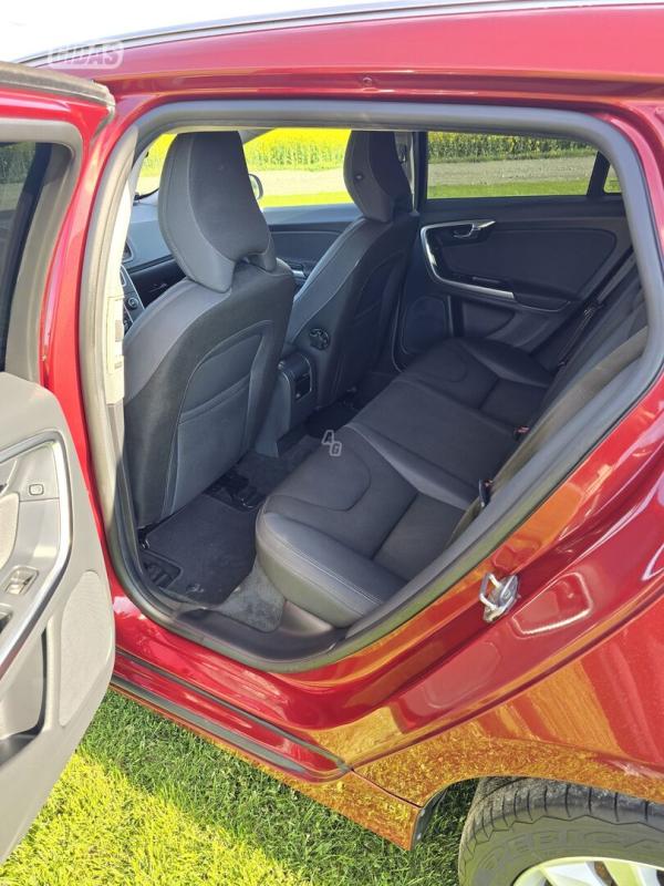 Volvo V60 2013 Kauņa, ar dzinēja tilpumu 2.00 L un nobraukumu 205 tūkst. km par 6999 €, foto 6 vietnē AUTOMOTO.COM.LV