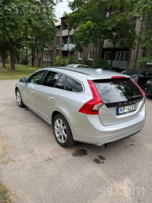 Volvo V60 2013 in Daugavpils, with an engine capacity of 2.00 L and mileage of 285 thousand km for 4800 €, photo 3 on AUTOMOTO.COM.LV