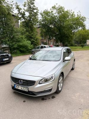 Volvo V60 2013 in Daugavpils, with an engine capacity of 2.00 L and mileage of 285 thousand km for 4800 €, photo 4 on AUTOMOTO.COM.LV
