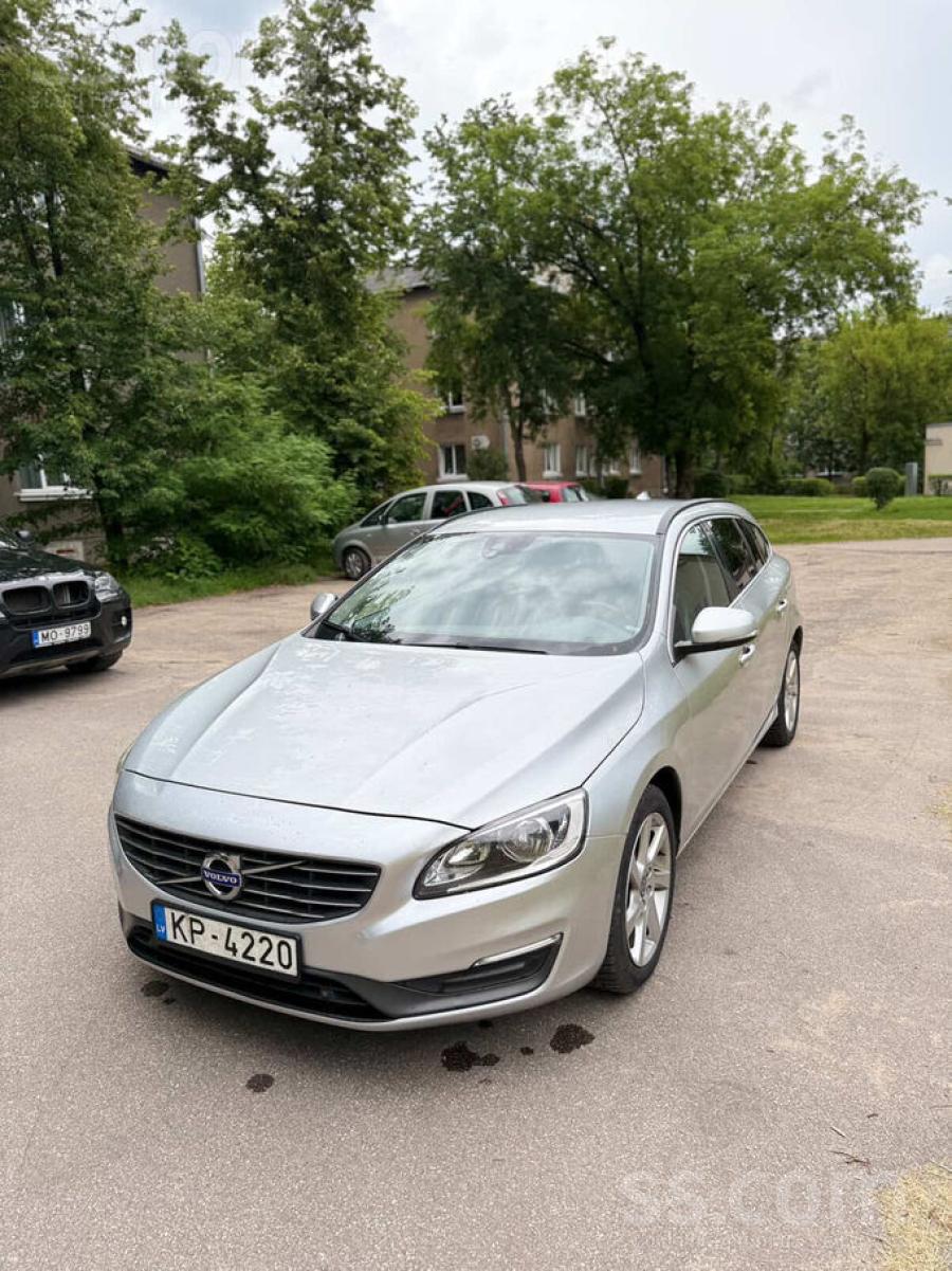 Volvo V60 2013 in Daugavpils, with an engine capacity of 2.00 L and mileage of 285 thousand km for 4800 €, photo 4 on AUTOMOTO.COM.LV