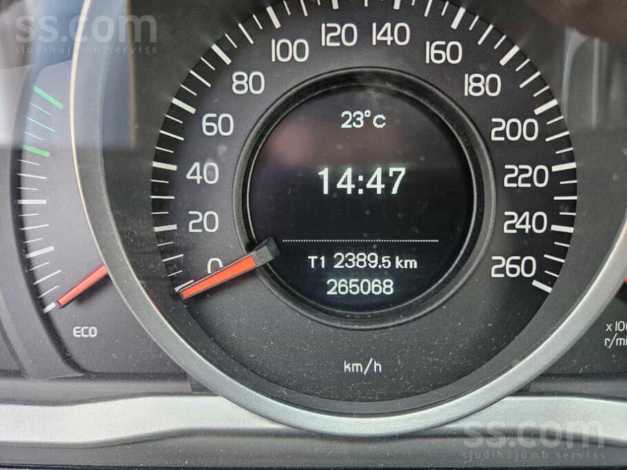 Volvo V60 2013 in Daugavpils, with an engine capacity of 2.00 L and mileage of 285 thousand km for 4800 €, photo 8 on AUTOMOTO.COM.LV