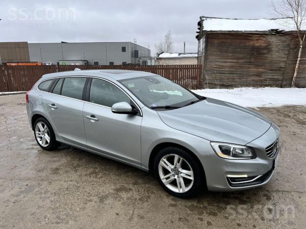 Volvo V60 2013 in Rezekne, with an engine capacity of 2.40 L and mileage of 0 thousand km for 6950 €, photo 9 on AUTOMOTO.COM.LV