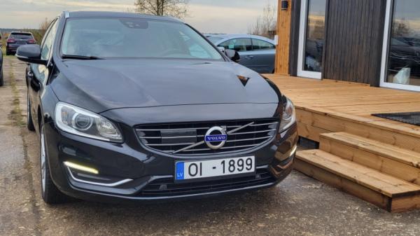 Volvo V60 2013 in Riga, with an engine capacity of 2.40 L and mileage of 251 thousand km for 8700 €, photo 8 on AUTOMOTO.COM.LV