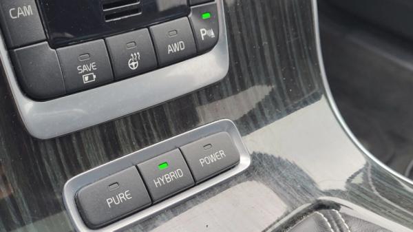 Volvo V60 2013 in Riga, with an engine capacity of 2.40 L and mileage of 251 thousand km for 8700 €, photo 10 on AUTOMOTO.COM.LV