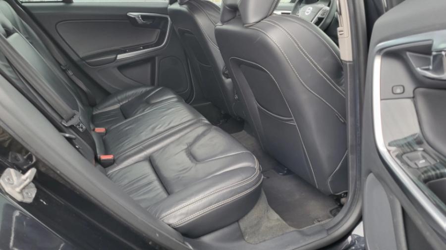 Volvo V60 2013 Rīga, ar dzinēja tilpumu 2.40 L un nobraukumu 251 tūkst. km par 8700 €, foto 15 vietnē AUTOMOTO.COM.LV