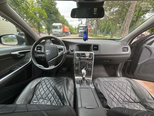 Volvo V60 2013 Alīta, ar dzinēja tilpumu 2.00 L un nobraukumu 256 tūkst. km par 6700 €, foto 4 vietnē AUTOMOTO.COM.LV