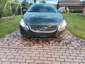 Volvo V60 2013 Šauļi, ar dzinēja tilpumu 1.98 L un nobraukumu 130 tūkst. km par 5500 €, foto  vietnē AUTOMOTO.COM.LV