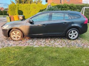 Volvo V60 2013 Šauļi, ar dzinēja tilpumu 1.98 L un nobraukumu 130 tūkst. km par 5500 €, foto 8 vietnē AUTOMOTO.COM.LV
