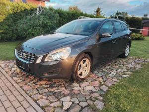 Volvo V60 2013 Šauļi, ar dzinēja tilpumu 1.98 L un nobraukumu 130 tūkst. km par 5500 €, foto 9 vietnē AUTOMOTO.COM.LV