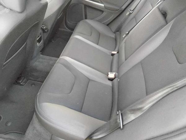 Volvo V60 2013 Šauļi, ar dzinēja tilpumu 1.98 L un nobraukumu 130 tūkst. km par 5500 €, foto 10 vietnē AUTOMOTO.COM.LV