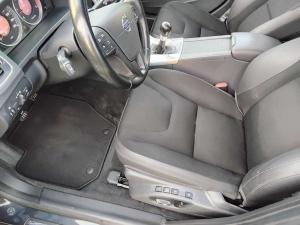 Volvo V60 2013 Šauļi, ar dzinēja tilpumu 1.98 L un nobraukumu 130 tūkst. km par 5500 €, foto 12 vietnē AUTOMOTO.COM.LV