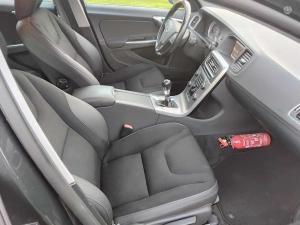 Volvo V60 2013 Šauļi, ar dzinēja tilpumu 1.98 L un nobraukumu 130 tūkst. km par 5500 €, foto 13 vietnē AUTOMOTO.COM.LV