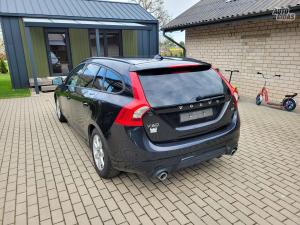 Volvo V60 2013 in Vilkaviskis, with an engine capacity of 2.00 L and mileage of 220 thousand km for 7500 €, photo 3 on AUTOMOTO.COM.LV