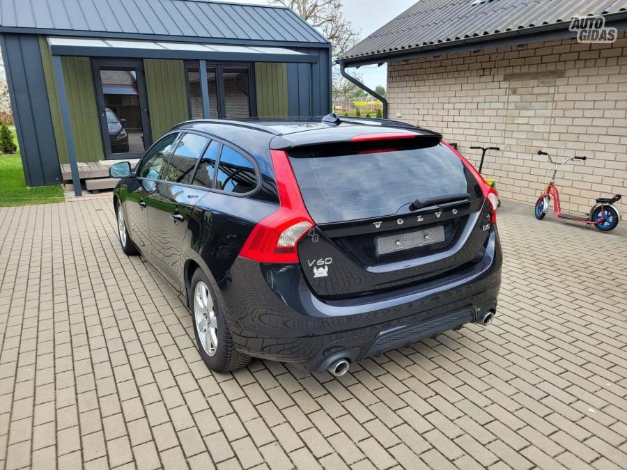 Volvo V60 2013 in Vilkaviskis, with an engine capacity of 2.00 L and mileage of 220 thousand km for 7500 €, photo 3 on AUTOMOTO.COM.LV