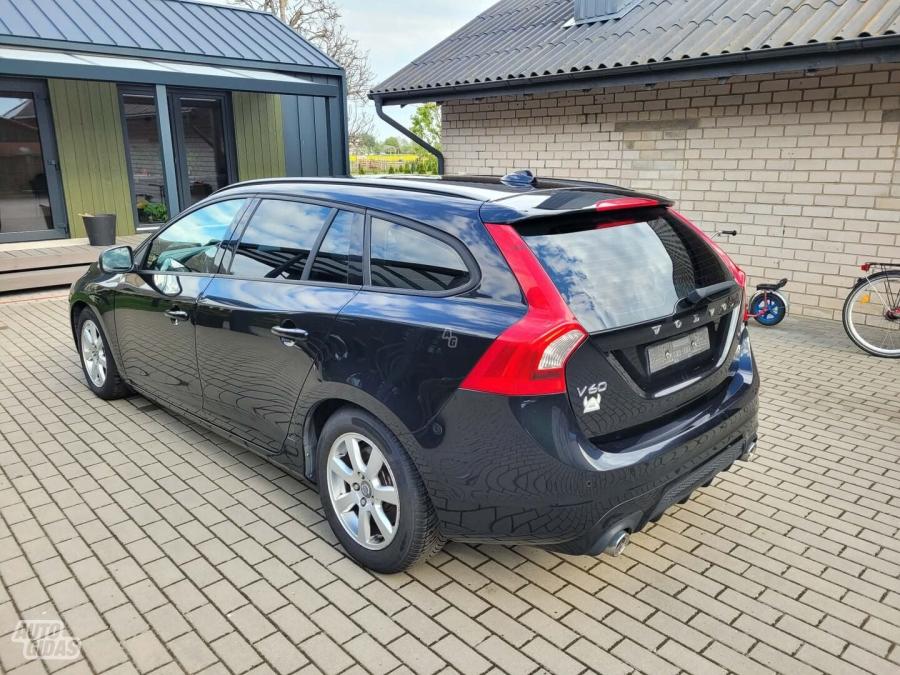 Volvo V60 2013 in Vilkaviskis, with an engine capacity of 2.00 L and mileage of 220 thousand km for 7500 €, photo 14 on AUTOMOTO.COM.LV
