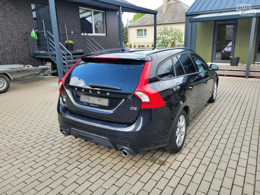 Volvo V60 2013 in Vilkaviskis, with an engine capacity of 2.00 L and mileage of 220 thousand km for 7500 €, photo 15 on AUTOMOTO.COM.LV