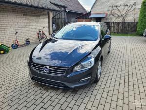 Volvo V60 2013 in Vilkaviskis, with an engine capacity of 2.00 L and mileage of 220 thousand km for 7500 €, photo 19 on AUTOMOTO.COM.LV