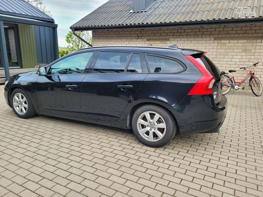 Volvo V60 2013 in Vilkaviskis, with an engine capacity of 2.00 L and mileage of 220 thousand km for 7500 €, photo 20 on AUTOMOTO.COM.LV