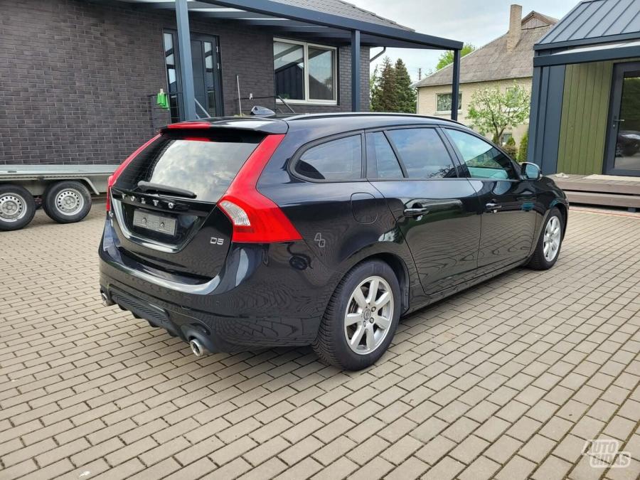Volvo V60 2013 in Vilkaviskis, with an engine capacity of 2.00 L and mileage of 220 thousand km for 7500 €, photo 21 on AUTOMOTO.COM.LV