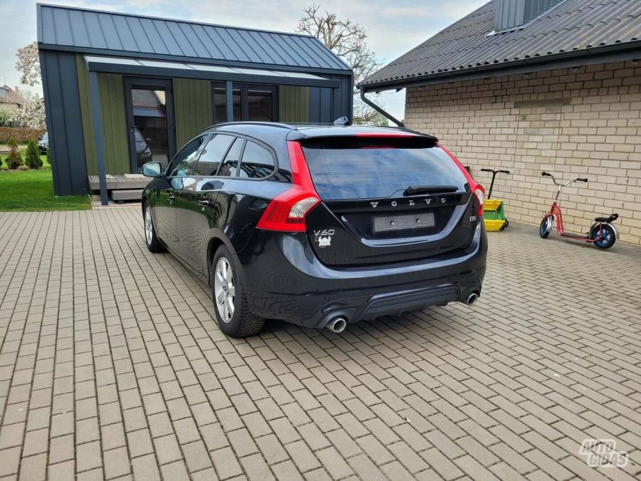 Volvo V60 2013 in Vilkaviskis, with an engine capacity of 2.00 L and mileage of 220 thousand km for 7500 €, photo 23 on AUTOMOTO.COM.LV