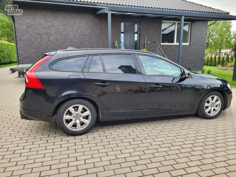 Volvo V60 2013 in Vilkaviskis, with an engine capacity of 2.00 L and mileage of 220 thousand km for 7500 €, photo 25 on AUTOMOTO.COM.LV