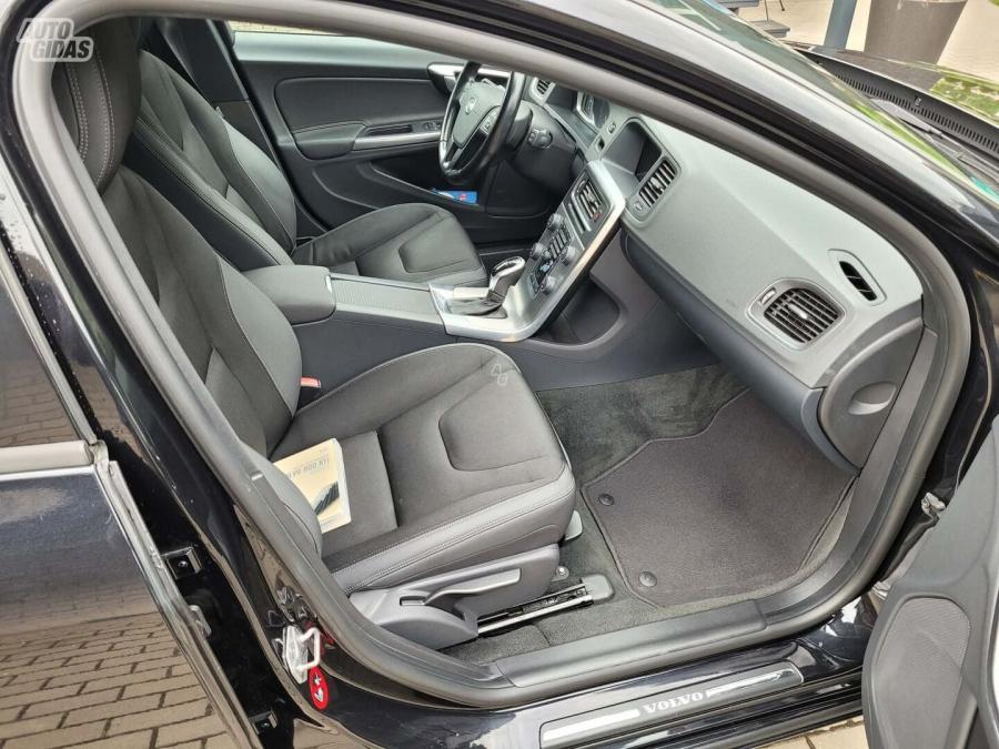 Volvo V60 2013 in Vilkaviskis, with an engine capacity of 2.00 L and mileage of 220 thousand km for 7500 €, photo 36 on AUTOMOTO.COM.LV