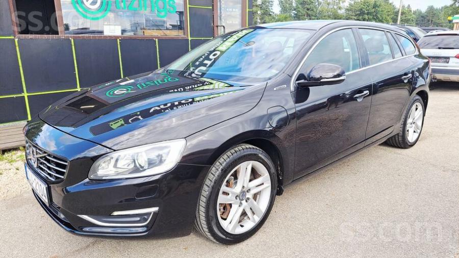 Volvo V60 2013 in Riga, with an engine capacity of 2.40 L and mileage of 285 thousand km for 7900 €, photo 1 on AUTOMOTO.COM.LV