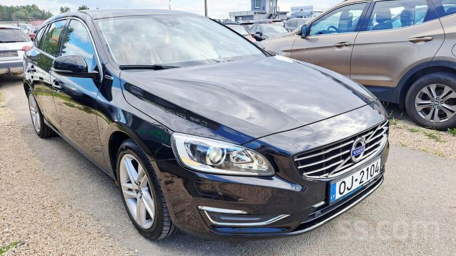 Volvo V60 2013 in Riga, with an engine capacity of 2.40 L and mileage of 285 thousand km for 7900 €, photo 4 on AUTOMOTO.COM.LV