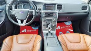 Volvo V60 2013 in Riga, with an engine capacity of 2.40 L and mileage of 285 thousand km for 7900 €, photo 8 on AUTOMOTO.COM.LV