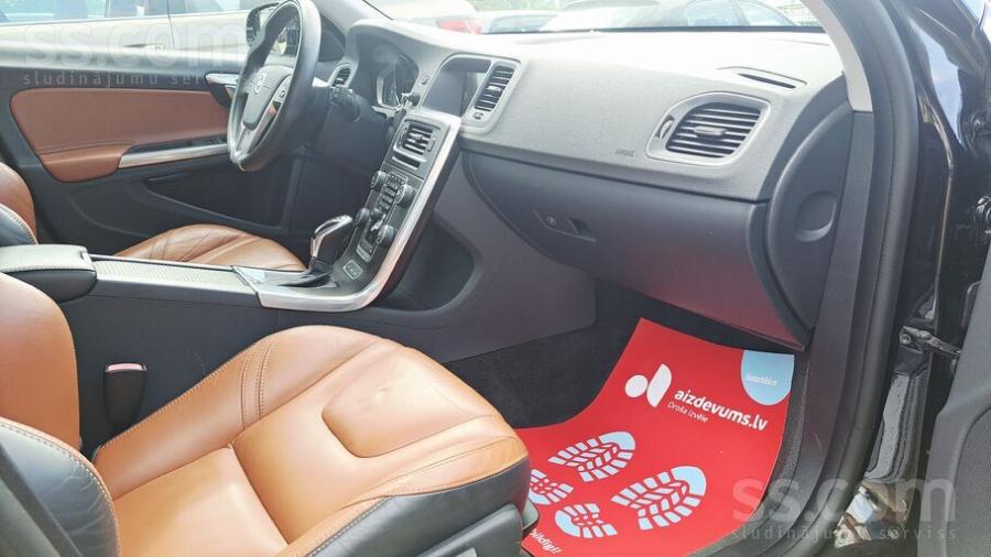 Volvo V60 2013 in Riga, with an engine capacity of 2.40 L and mileage of 285 thousand km for 7900 €, photo 11 on AUTOMOTO.COM.LV